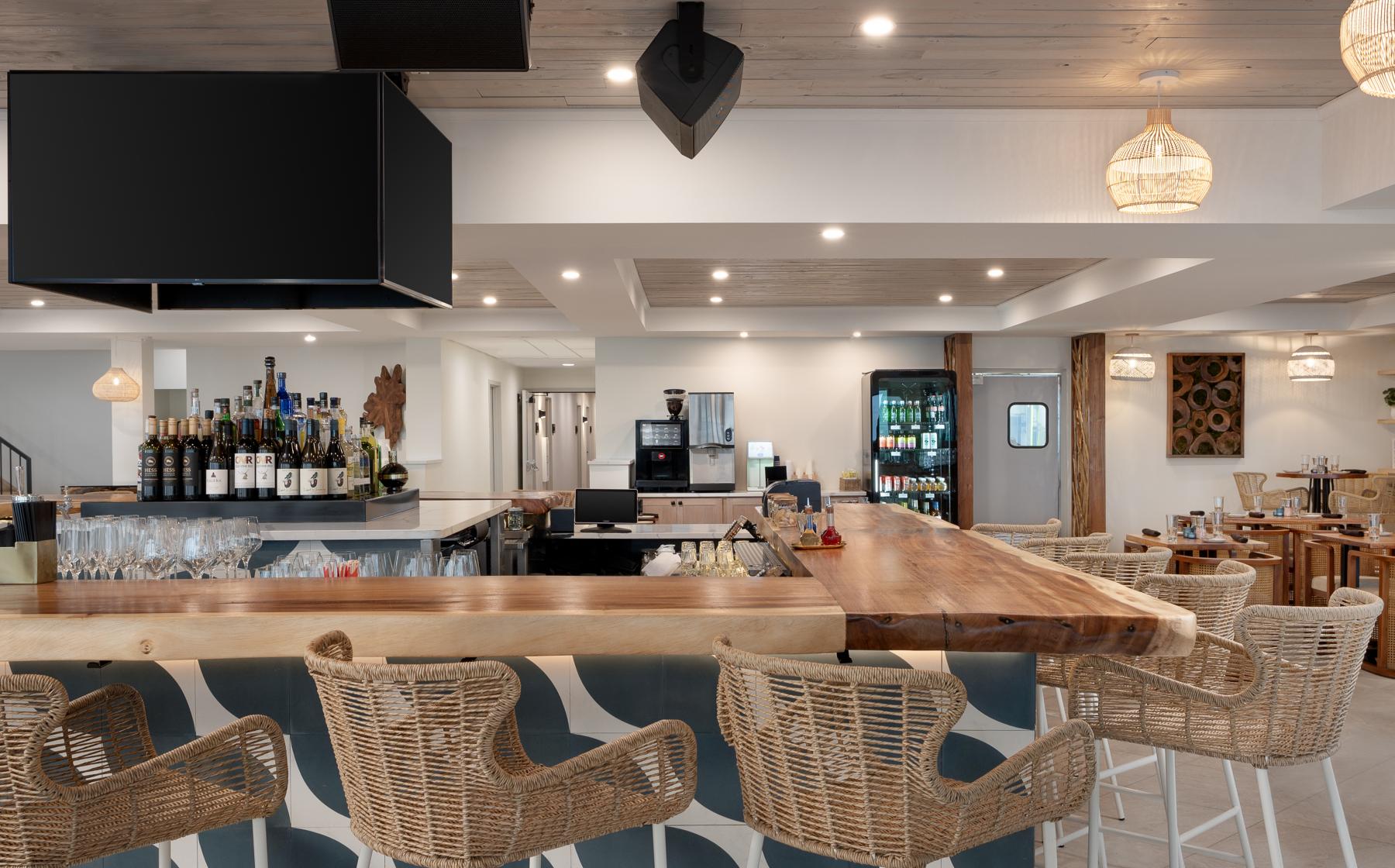The Wave at Marblehead | Architectural Design Inc.